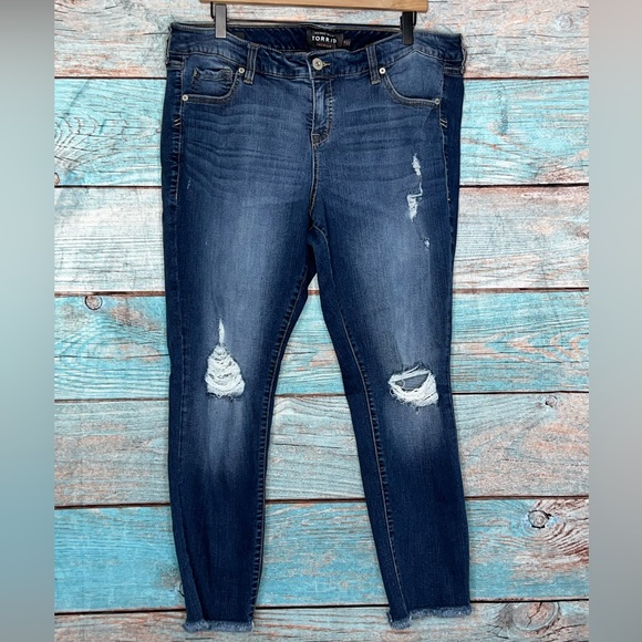 torrid | Jeans | Torrid Boyfriend Jeans Distressed Frayed Hem 8 ...